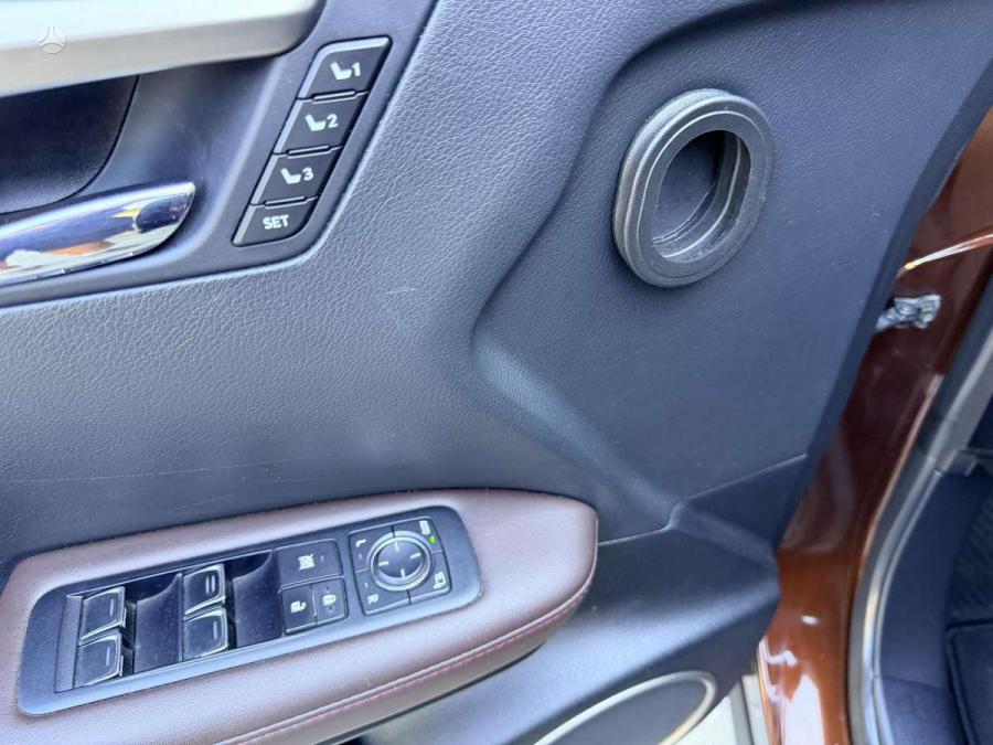 Brown Lexus RX 450h 2016 in Siauliai, with an engine capacity of 3.46 L and mileage of 239 thousand km for 30200 €, photo 17 on AUTOMOTO.COM.LV