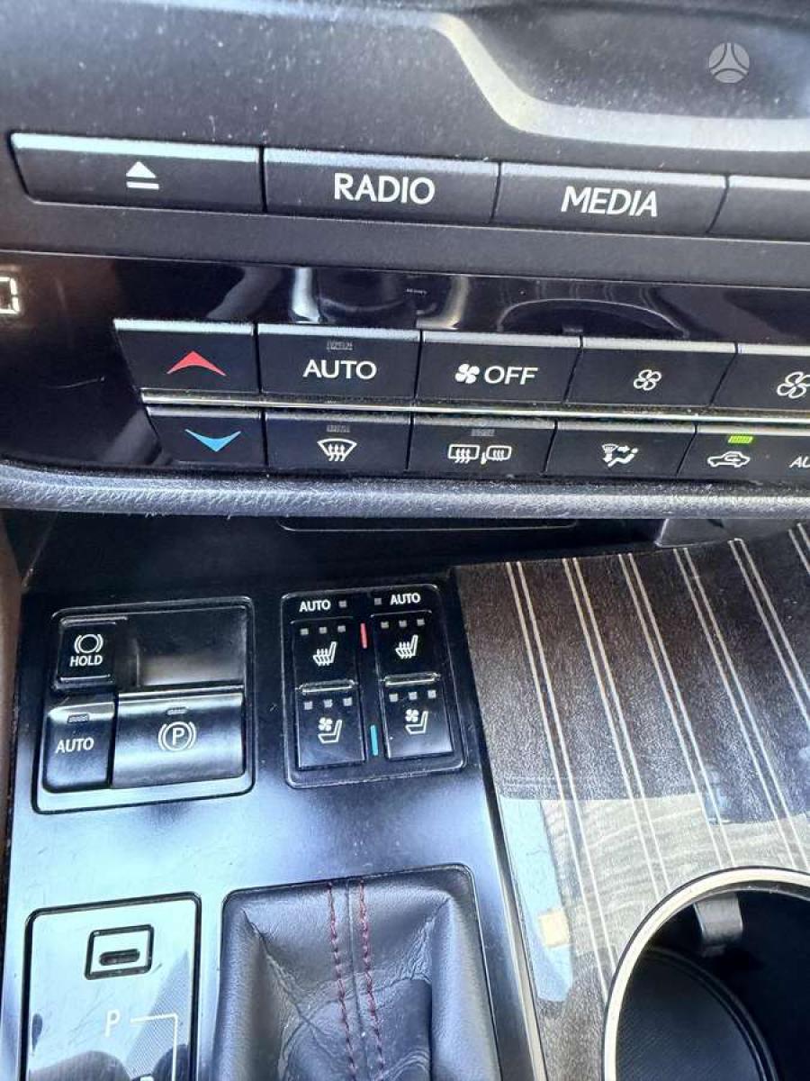 Brown Lexus RX 450h 2016 in Siauliai, with an engine capacity of 3.46 L and mileage of 239 thousand km for 30200 €, photo 32 on AUTOMOTO.COM.LV