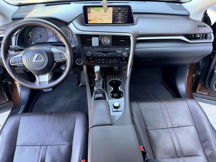 Brown Lexus RX 450h 2016 in Siauliai, with an engine capacity of 3.46 L and mileage of 239 thousand km for 30300 €, photo 19 on AUTOMOTO.COM.LV