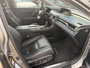Brown Lexus RX 450h 2017 in Taurage, with an engine capacity of 3.46 L and mileage of 230 thousand km for 26500 €, photo 10 on AUTOMOTO.COM.LV