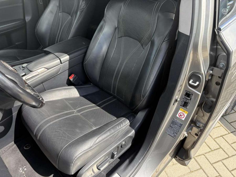 Brown Lexus RX 450h 2017 in Taurage, with an engine capacity of 3.46 L and mileage of 230 thousand km for 26500 €, photo 12 on AUTOMOTO.COM.LV
