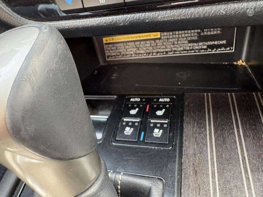 Brown Lexus RX 450h 2017 in Taurage, with an engine capacity of 3.46 L and mileage of 230 thousand km for 26500 €, photo 15 on AUTOMOTO.COM.LV