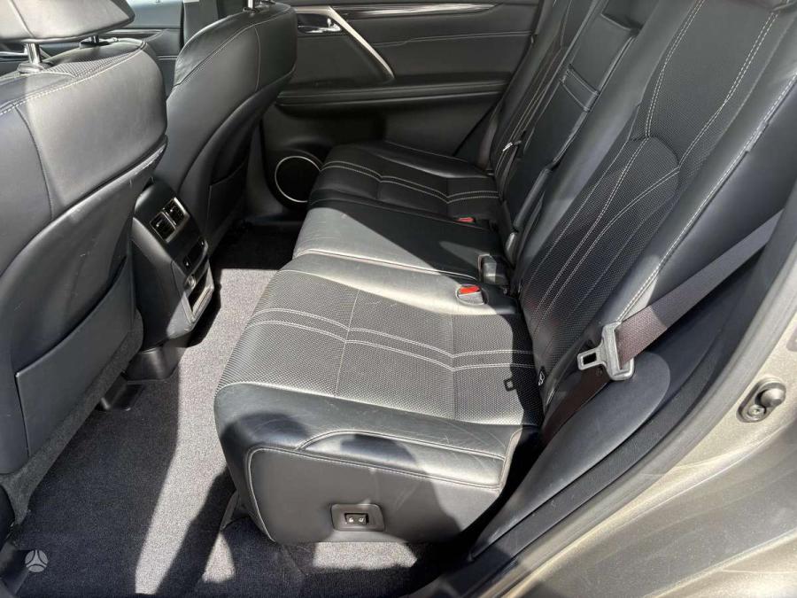 Brown Lexus RX 450h 2017 in Taurage, with an engine capacity of 3.46 L and mileage of 230 thousand km for 26500 €, photo 22 on AUTOMOTO.COM.LV