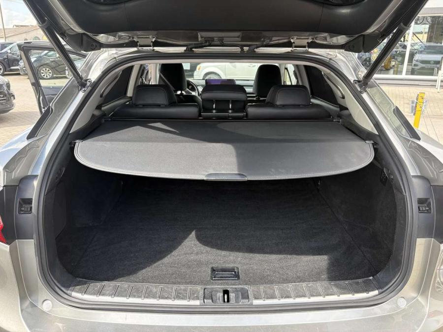 Brown Lexus RX 450h 2017 in Taurage, with an engine capacity of 3.46 L and mileage of 230 thousand km for 26500 €, photo 23 on AUTOMOTO.COM.LV