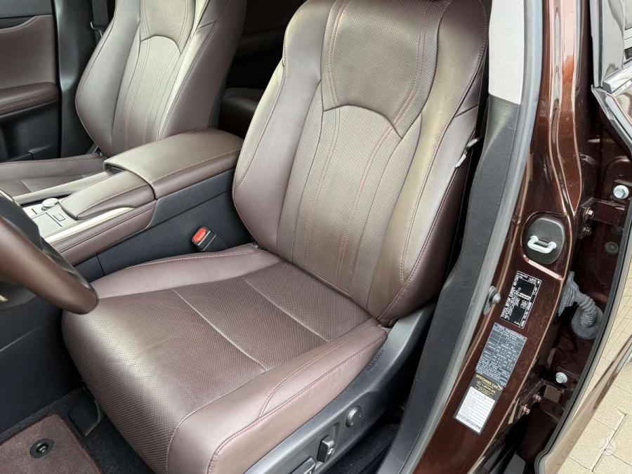 Brūns Lexus RX 450h 2021 Viļņa, ar dzinēja tilpumu 3.46 L un nobraukumu 110 tūkst. km par 40000 €, foto 32 vietnē AUTOMOTO.COM.LV