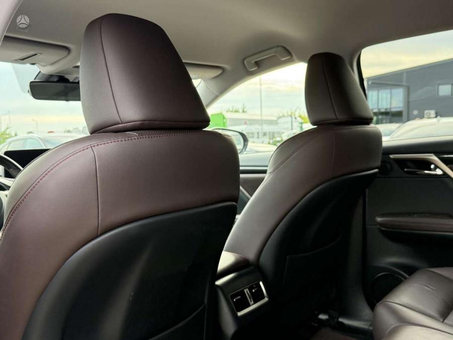 Brūns Lexus RX 450h 2021 Viļņa, ar dzinēja tilpumu 3.46 L un nobraukumu 110 tūkst. km par 40000 €, foto 34 vietnē AUTOMOTO.COM.LV