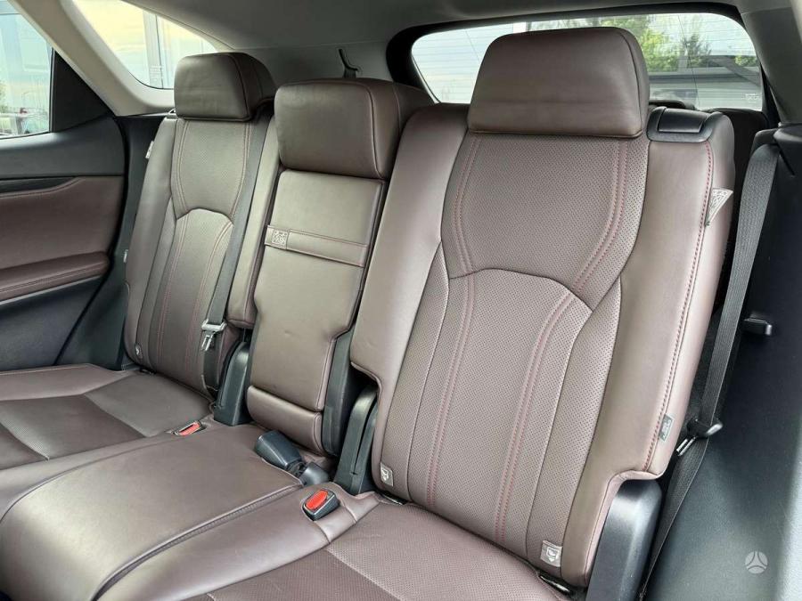 Brūns Lexus RX 450h 2021 Viļņa, ar dzinēja tilpumu 3.46 L un nobraukumu 110 tūkst. km par 40000 €, foto 36 vietnē AUTOMOTO.COM.LV