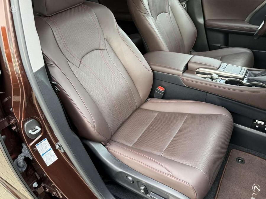 Brūns Lexus RX 450h 2021 Viļņa, ar dzinēja tilpumu 3.46 L un nobraukumu 110 tūkst. km par 40000 €, foto 47 vietnē AUTOMOTO.COM.LV