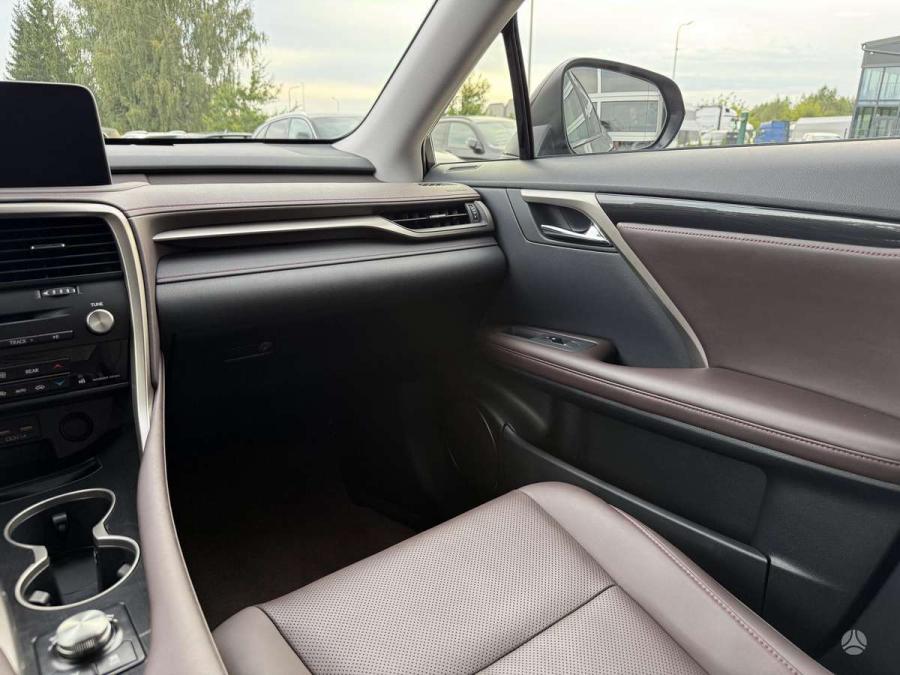 Brūns Lexus RX 450h 2021 Viļņa, ar dzinēja tilpumu 3.46 L un nobraukumu 110 tūkst. km par 40000 €, foto 50 vietnē AUTOMOTO.COM.LV