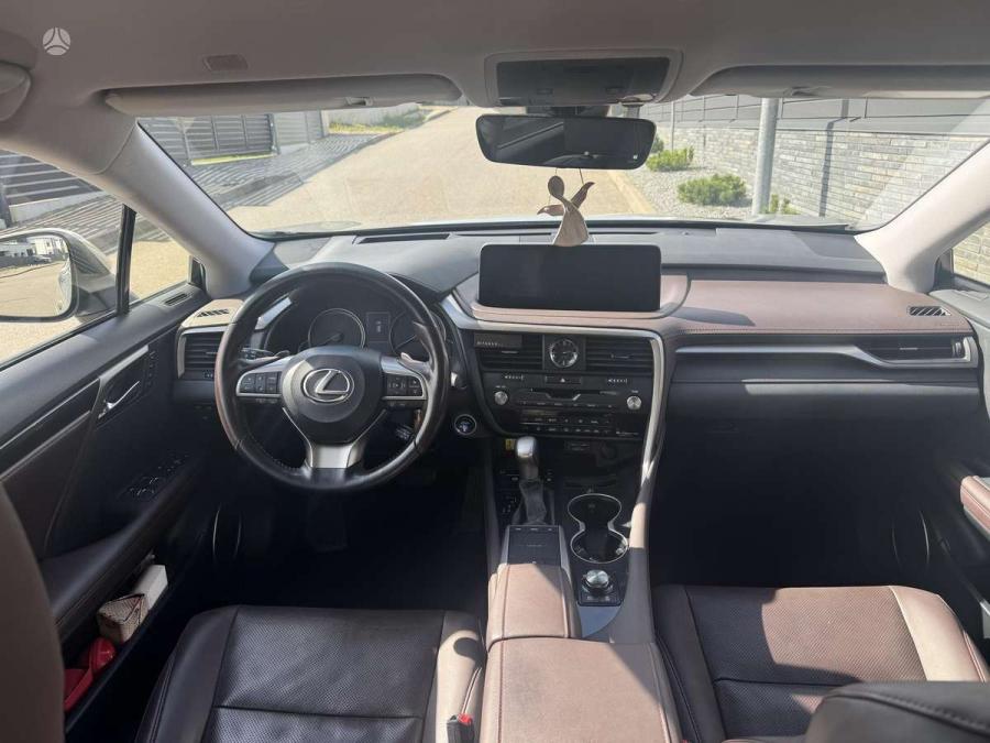 Brown Lexus RX 450h 2021 in Vilnius, with an engine capacity of 3.46 L and mileage of 98 thousand km for 41900 €, photo 14 on AUTOMOTO.COM.LV