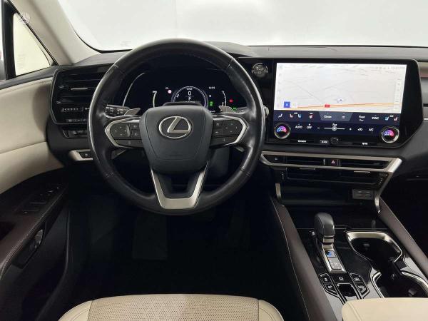 Brown Lexus RX 450h 2023 in Vilnius, with an engine capacity of 2.49 L and mileage of 128 thousand km for 64980 €, photo 9 on AUTOMOTO.COM.LV
