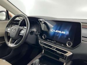 Brūns Lexus RX 450h 2023 Viļņa, ar dzinēja tilpumu 2.49 L un nobraukumu 128 tūkst. km par 64980 €, foto 15 vietnē AUTOMOTO.COM.LV