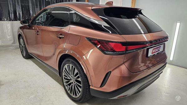 Brūns Lexus RX 450h 2023 Tallina, ar dzinēja tilpumu 2.49 L un nobraukumu 61 tūkst. km par 67995 €, foto 5 vietnē AUTOMOTO.COM.LV