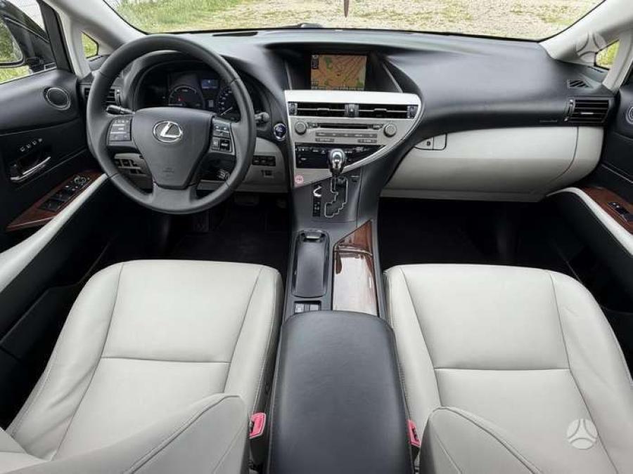 Lexus RX 450h 2011 in Siauliai, with an engine capacity of 3.50 L and mileage of 240 thousand km for 13999 €, photo 25 on AUTOMOTO.COM.LV