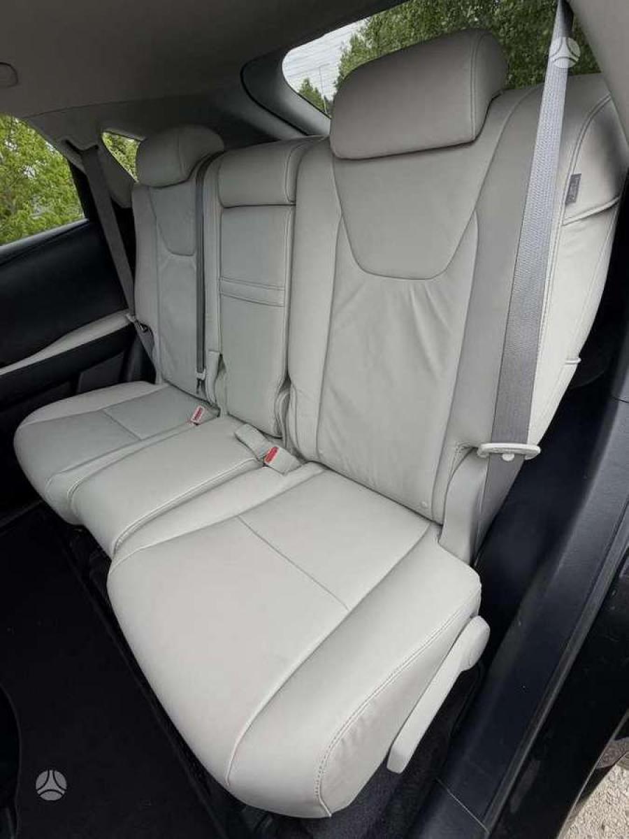 Lexus RX 450h 2011 in Siauliai, with an engine capacity of 3.50 L and mileage of 240 thousand km for 13999 €, photo 30 on AUTOMOTO.COM.LV