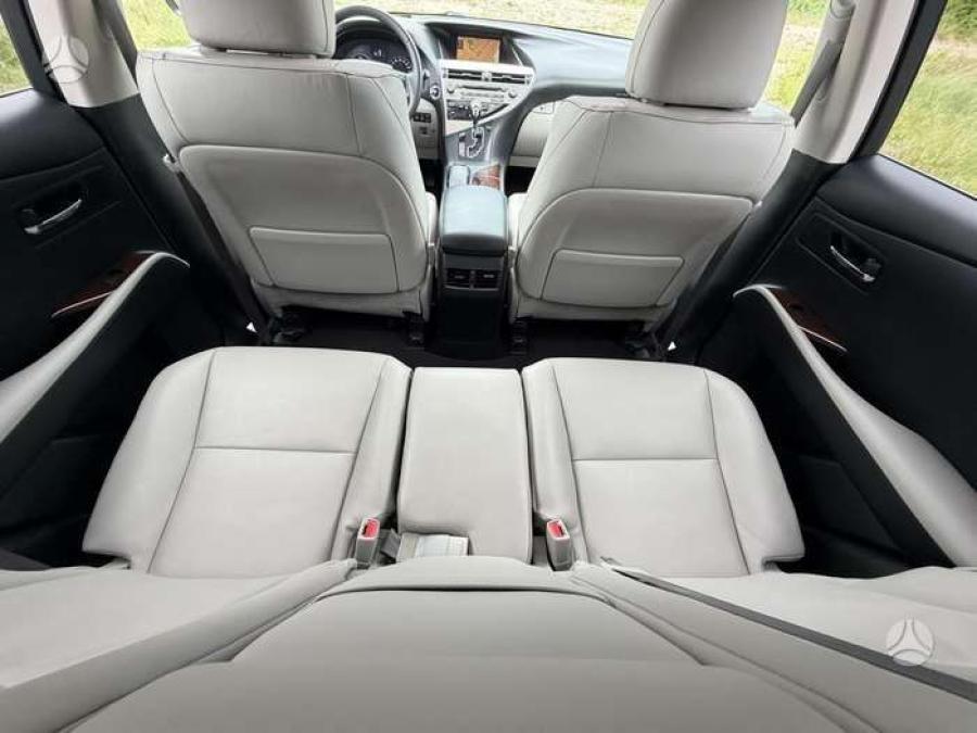 Lexus RX 450h 2011 in Siauliai, with an engine capacity of 3.50 L and mileage of 240 thousand km for 13999 €, photo 32 on AUTOMOTO.COM.LV