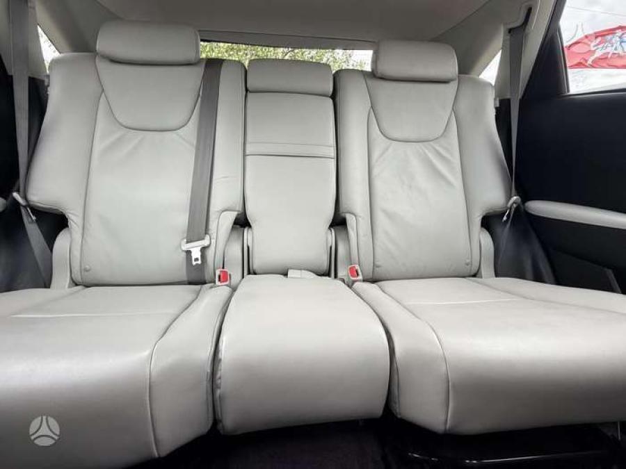 Lexus RX 450h 2011 in Siauliai, with an engine capacity of 3.50 L and mileage of 240 thousand km for 13999 €, photo 31 on AUTOMOTO.COM.LV