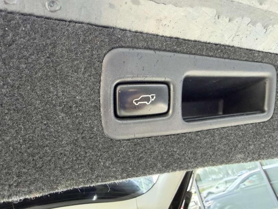 Lexus RX 450h 2011 in Vilnius, with an engine capacity of 3.50 L and mileage of 194 thousand km for 14999 €, photo 17 on AUTOMOTO.COM.LV