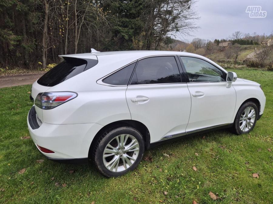 Lexus RX 450h 2012 in Vilnius, with an engine capacity of 3.50 L and mileage of 234 thousand km for 12525 €, photo 6 on AUTOMOTO.COM.LV