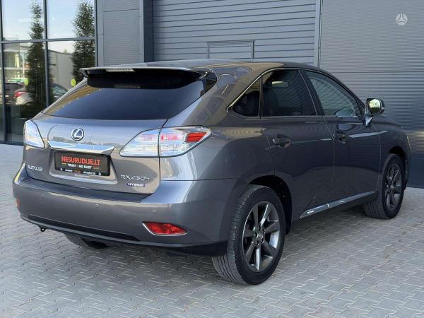 Lexus RX 450h 2012 in Vilnius on AUTOMOTO.COM.LV Lexus RX 450h 2012 in Vilnius, with an engine capacity of 3.46 L and mileage of 250 thousand km for 13999 €, photo 5 on AUTOMOTO.COM.LV