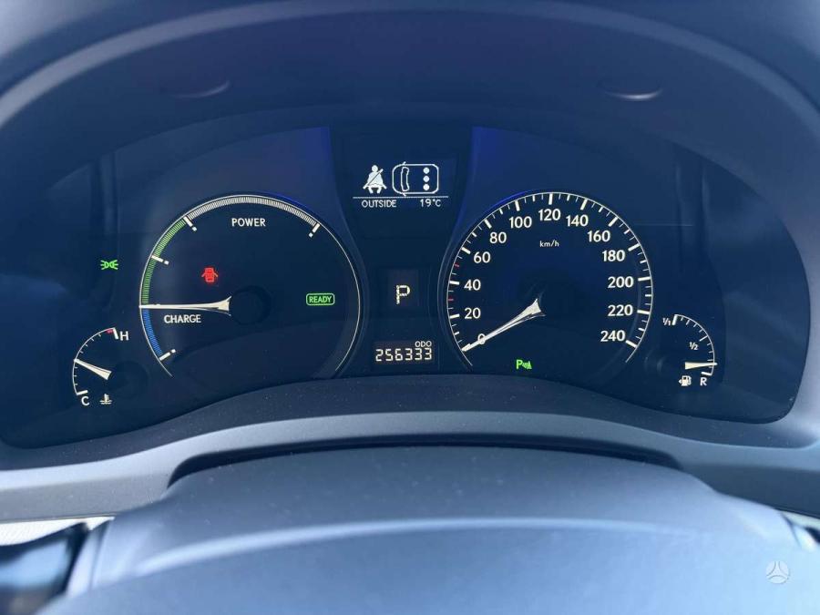 Lexus RX 450h 2012 in Vilnius, with an engine capacity of 3.46 L and mileage of 250 thousand km for 13999 €, photo 28 on AUTOMOTO.COM.LV