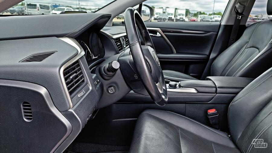 Lexus RX 450h 2016 in Vilnius, with an engine capacity of 3.50 L and mileage of 151 thousand km for 27900 €, photo 16 on AUTOMOTO.COM.LV