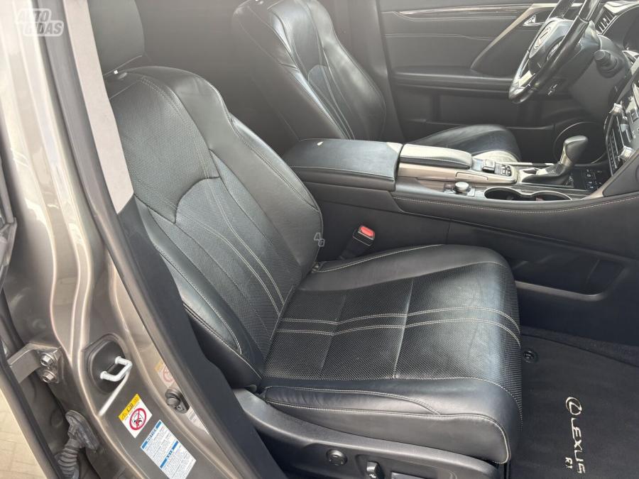 Lexus RX 450h 2017 in Taurage, with an engine capacity of 2.90 L and mileage of 229 thousand km for 26500 €, photo 12 on AUTOMOTO.COM.LV