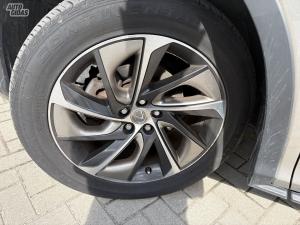 Lexus RX 450h 2017 in Taurage, with an engine capacity of 2.90 L and mileage of 229 thousand km for 26500 €, photo 19 on AUTOMOTO.COM.LV