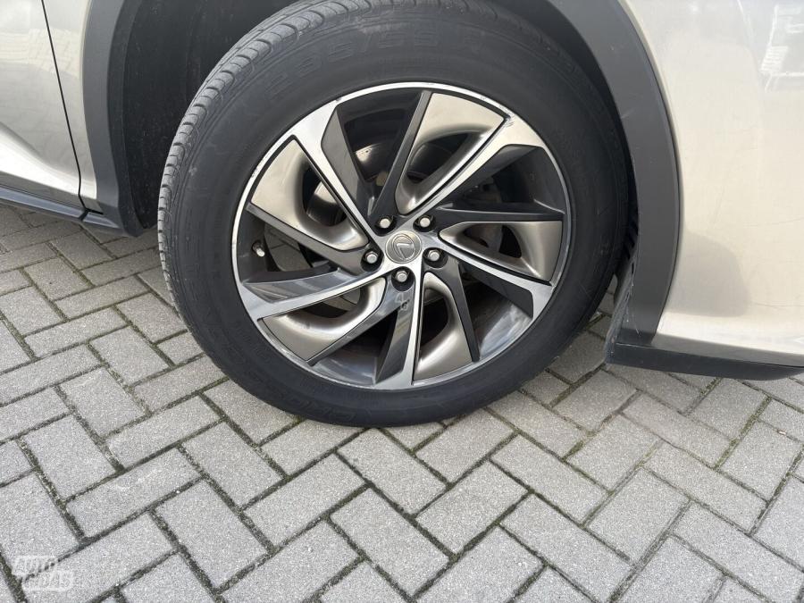 Lexus RX 450h 2017 in Taurage, with an engine capacity of 2.90 L and mileage of 229 thousand km for 26500 €, photo 21 on AUTOMOTO.COM.LV