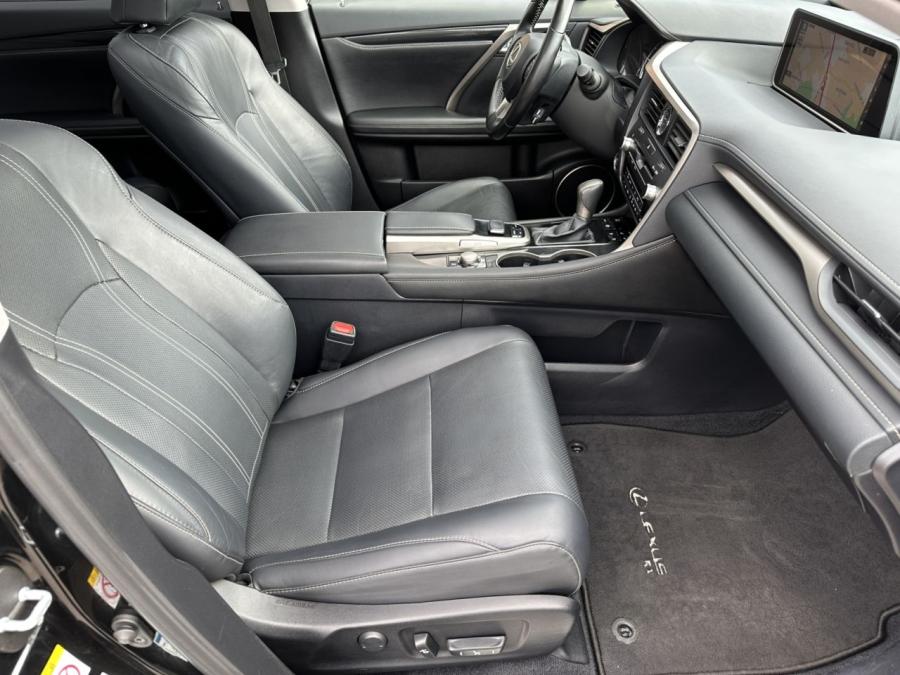 Lexus RX 450h 2018 in Vilnius, with an engine capacity of 3.50 L and mileage of 186 thousand km for 27750 €, photo 5 on AUTOMOTO.COM.LV