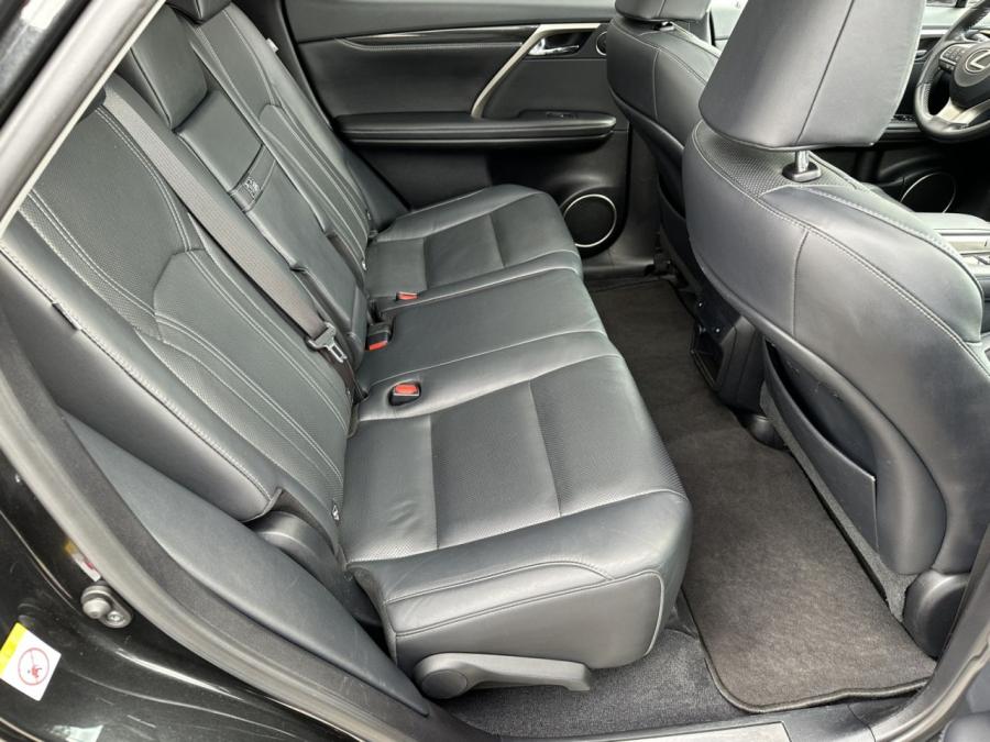 Lexus RX 450h 2018 in Vilnius, with an engine capacity of 3.50 L and mileage of 186 thousand km for 27750 €, photo 6 on AUTOMOTO.COM.LV
