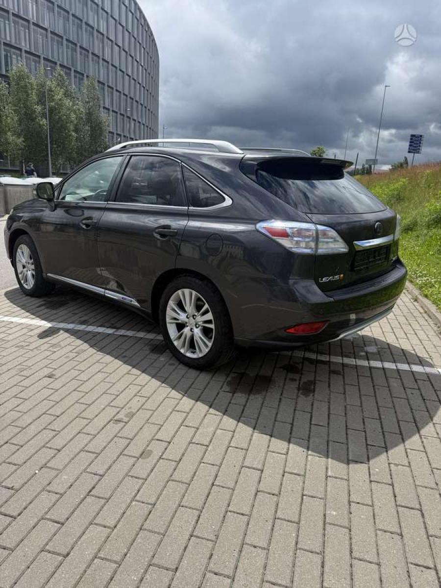 Zaļš Lexus RX 450h 2010 Viļņa, ar dzinēja tilpumu 3.46 L un nobraukumu 377 tūkst. km par 7699 €, foto 6 vietnē AUTOMOTO.COM.LV