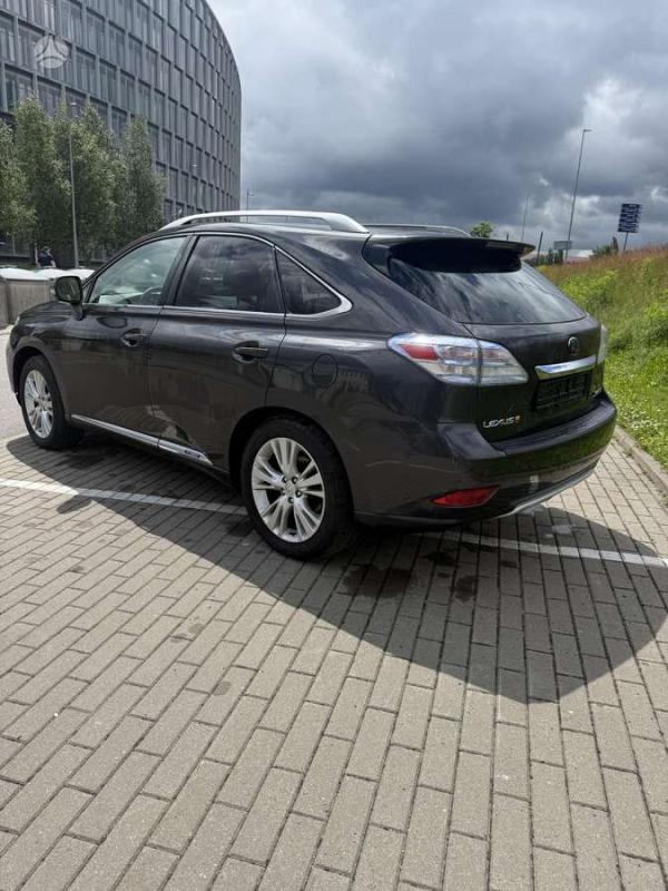 Green Lexus RX 450h 2010 in Vilnius, with an engine capacity of 3.46 L and mileage of 377 thousand km for 7600 €, photo 1 on AUTOMOTO.COM.LV