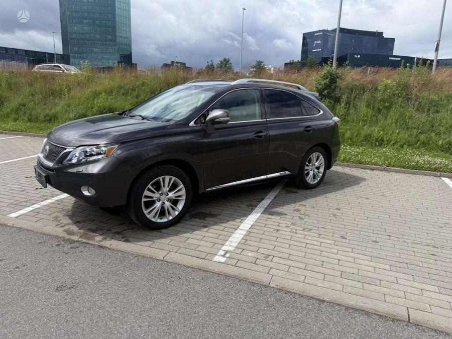 Green Lexus RX 450h 2010 in Vilnius, with an engine capacity of 3.46 L and mileage of 377 thousand km for 7600 €, photo 5 on AUTOMOTO.COM.LV