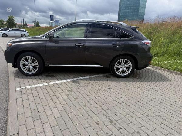 Green Lexus RX 450h 2010 in Vilnius, with an engine capacity of 3.46 L and mileage of 377 thousand km for 7600 €, photo 5 on AUTOMOTO.COM.LV