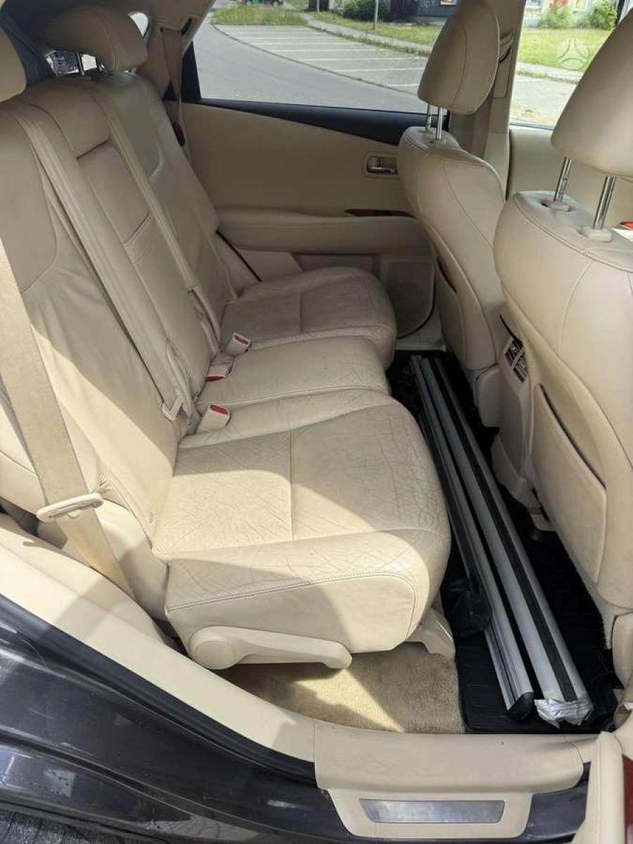 Green Lexus RX 450h 2010 in Vilnius, with an engine capacity of 3.46 L and mileage of 377 thousand km for 7600 €, photo 11 on AUTOMOTO.COM.LV