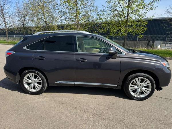 Zaļš Lexus RX 450h 2010 Viļņa, ar dzinēja tilpumu 3.46 L un nobraukumu 377 tūkst. km par 7900 €, foto 3 vietnē AUTOMOTO.COM.LV