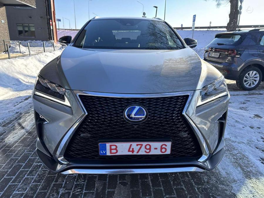 Green Lexus RX 450h 2017 in Daugavpils, with an engine capacity of 3.46 L and mileage of 178 thousand km for 29350 €, photo 2 on AUTOMOTO.COM.LV