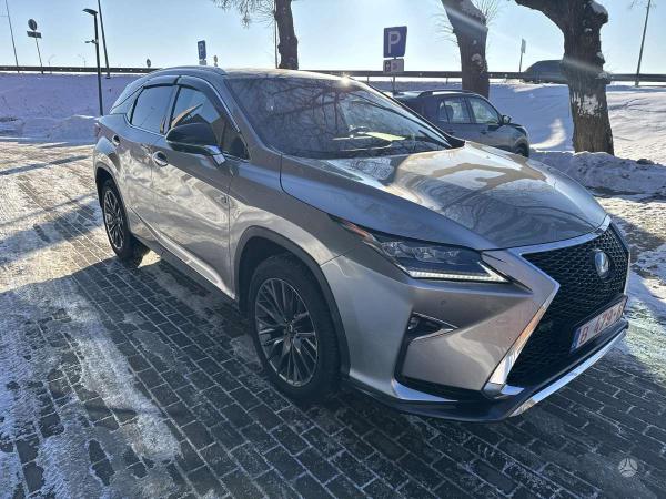 Green Lexus RX 450h 2017 in Daugavpils, with an engine capacity of 3.46 L and mileage of 178 thousand km for 29350 €, photo 3 on AUTOMOTO.COM.LV