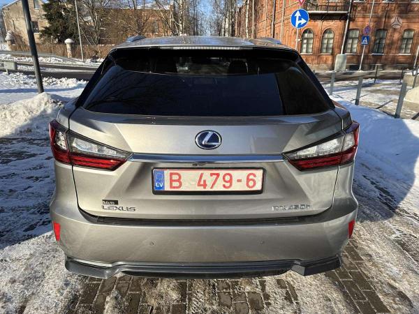 Green Lexus RX 450h 2017 in Daugavpils, with an engine capacity of 3.46 L and mileage of 178 thousand km for 29350 €, photo 6 on AUTOMOTO.COM.LV