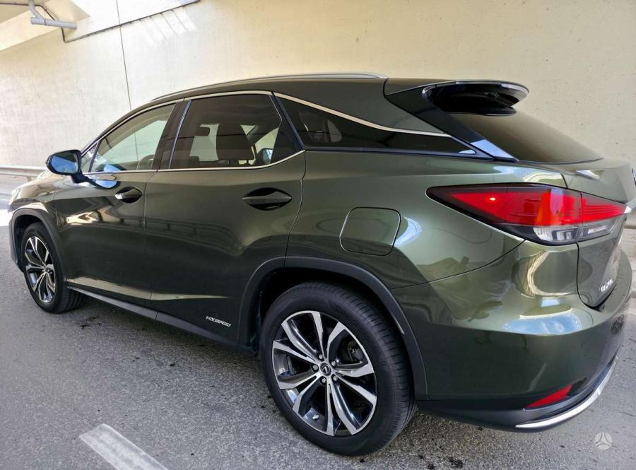 Green Lexus RX 450h 2020 in Marijampole, with an engine capacity of 3.46 L and mileage of 167 thousand km for 39995 €, photo 6 on AUTOMOTO.COM.LV