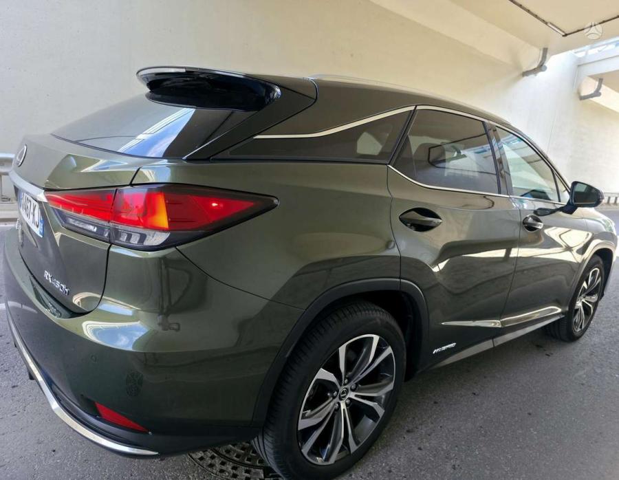 Green Lexus RX 450h 2020 in Marijampole, with an engine capacity of 3.46 L and mileage of 167 thousand km for 39995 €, photo 8 on AUTOMOTO.COM.LV