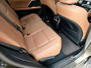 Green Lexus RX 450h 2020 in Marijampole, with an engine capacity of 3.46 L and mileage of 167 thousand km for 39995 €, photo 16 on AUTOMOTO.COM.LV