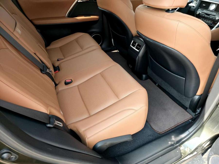Green Lexus RX 450h 2020 in Marijampole, with an engine capacity of 3.46 L and mileage of 167 thousand km for 39995 €, photo 16 on AUTOMOTO.COM.LV