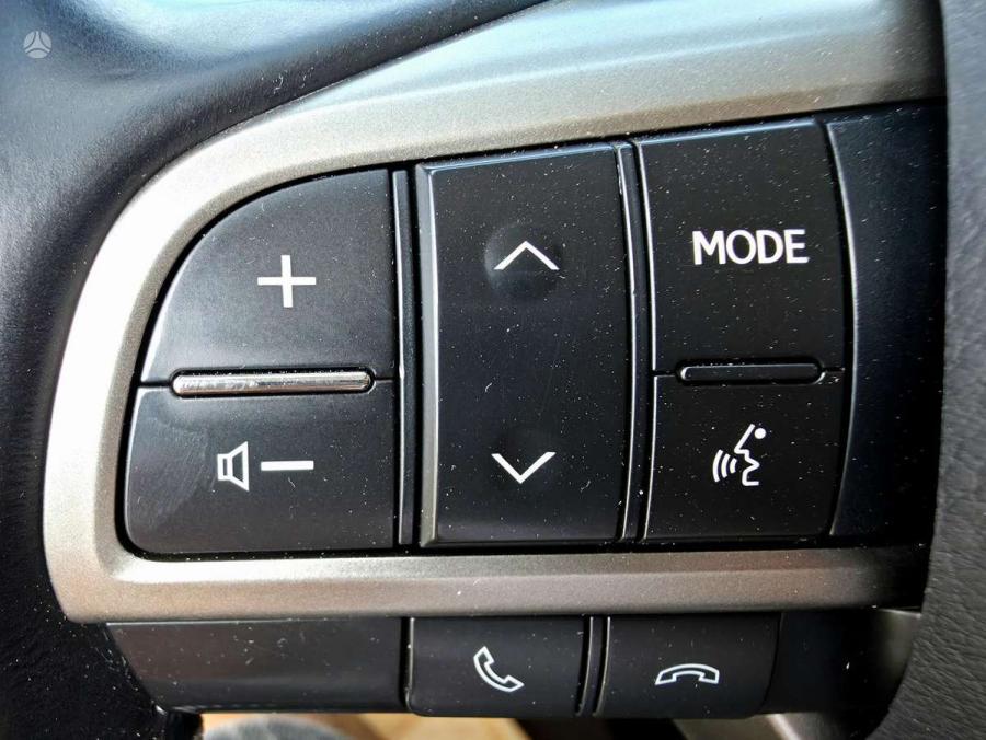 Green Lexus RX 450h 2020 in Marijampole, with an engine capacity of 3.46 L and mileage of 167 thousand km for 39995 €, photo 21 on AUTOMOTO.COM.LV