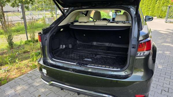 Green Lexus RX 450h 2021 in Kaunas, with an engine capacity of 3.46 L and mileage of 153 thousand km for 41000 €, photo 8 on AUTOMOTO.COM.LV