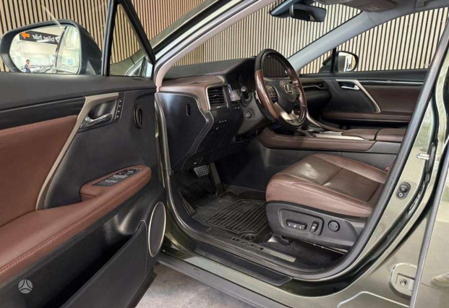 Zaļš Lexus RX 450h 2022 Viļņa, ar dzinēja tilpumu 3.46 L un nobraukumu 124 tūkst. km par 42500 €, foto 8 vietnē AUTOMOTO.COM.LV