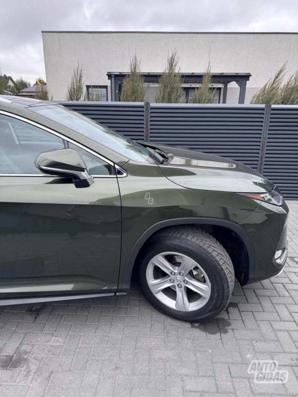 Lexus RX 450h 2022 in Vilnius on AUTOMOTO.COM.LV Green Lexus RX 450h 2022 in Vilnius, with an engine capacity of 3.50 L and mileage of 99 thousand km for 49200 €, photo 9 on AUTOMOTO.COM.LV