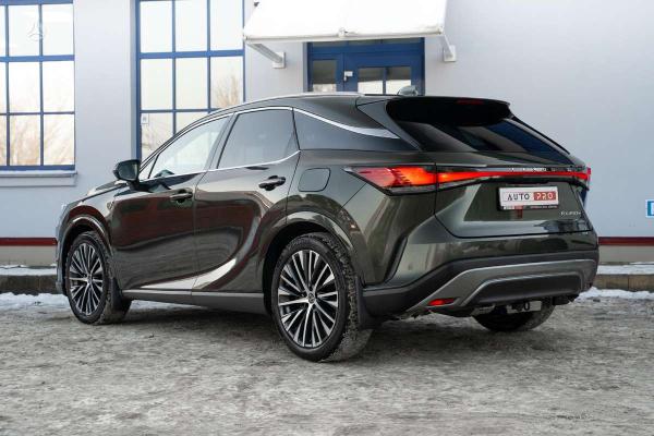 Zaļš Lexus RX 450h 2023 Viļņa, ar dzinēja tilpumu 2.49 L un nobraukumu 98 tūkst. km par 58500 €, foto 8 vietnē AUTOMOTO.COM.LV