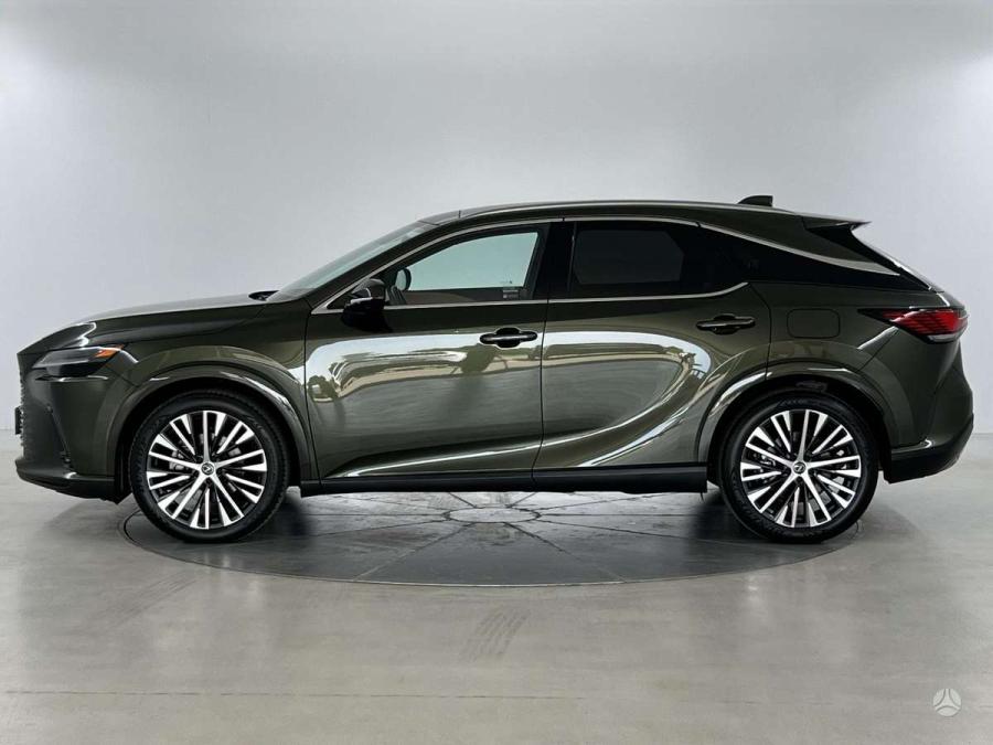 Green Lexus RX 450h 2023 in Vilnius, with an engine capacity of 2.49 L and mileage of 69 thousand km for 66900 €, photo 4 on AUTOMOTO.COM.LV